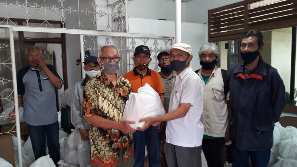 CDC Telkom Via Zakatel Berbagi Sumbangan Rp 200 juta Se Bandung Raya – P2Tel