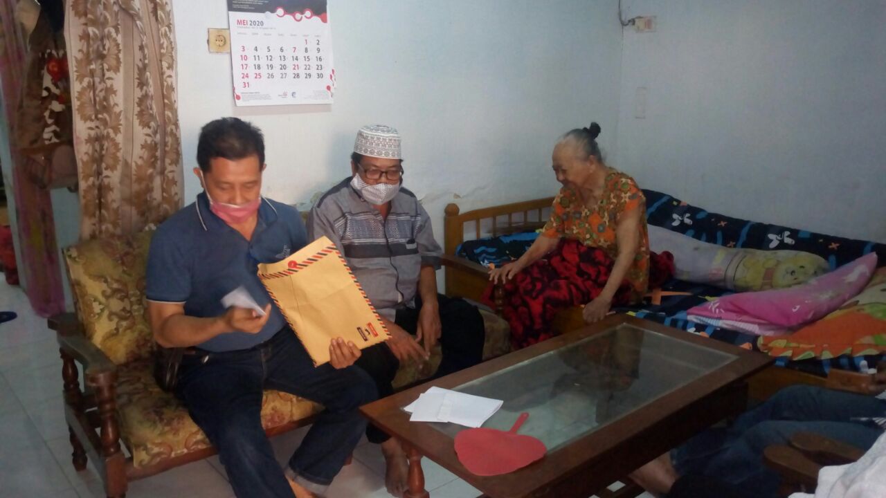 Sekar Telkom Membagikan Sembako Peduli Covid19 di Binjai – P2Tel