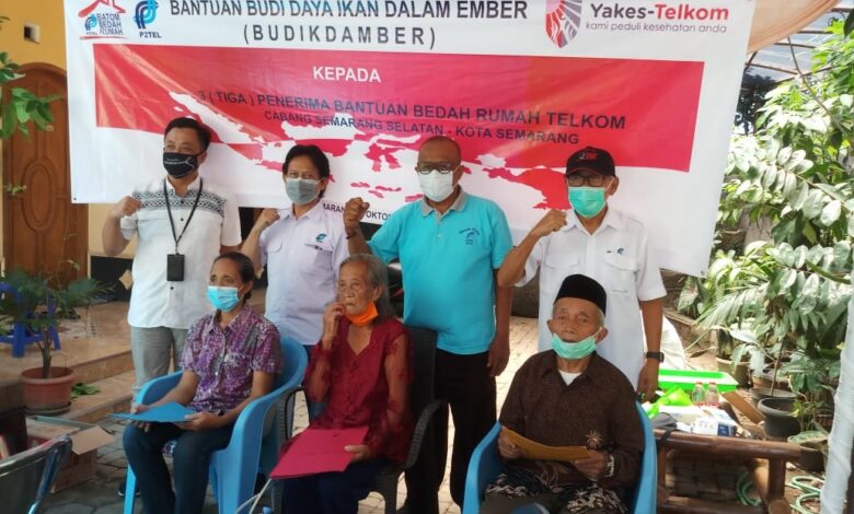 Penyerahan Hasil Bedah Rumah Yakes Telkom Kepada 3 PMP – P2Tel