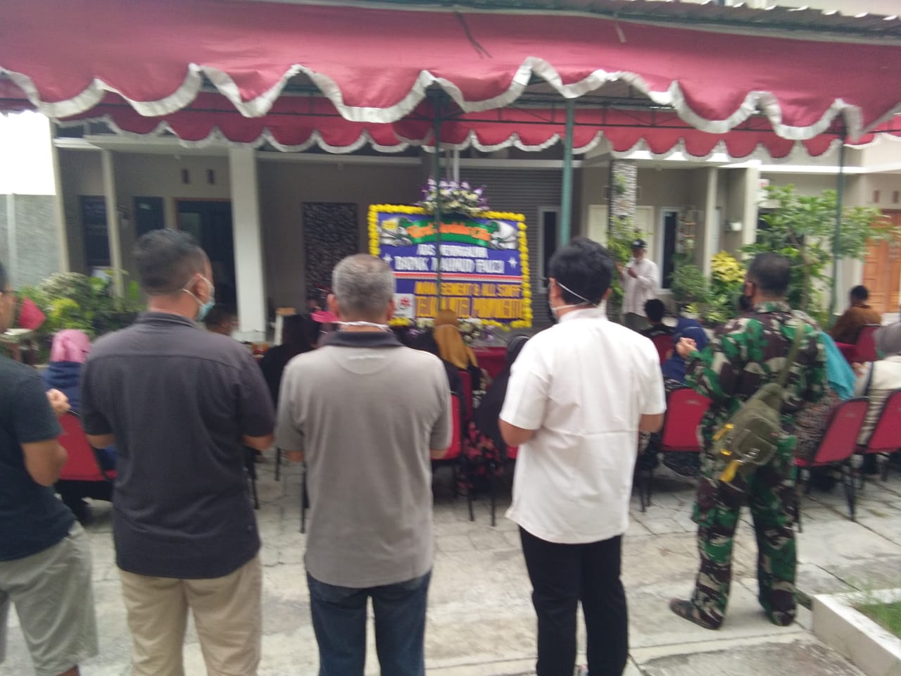 Pemberangkatan Jenasah Dan Penyerahan Dakem Ke AW Alm Bp Mahmud F NIK 641868 – P2Tel