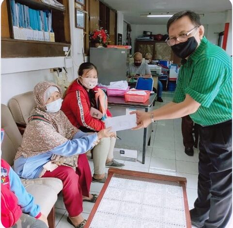 8 Ahli Waris Dapat Santunan Dana Kematian dari P2Tel Solo – P2Tel