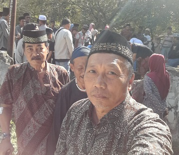 Jajaran PC Pamekasan Serahkan Dakem Kpd AW Alm Bp M Saleh-570713 – P2Tel